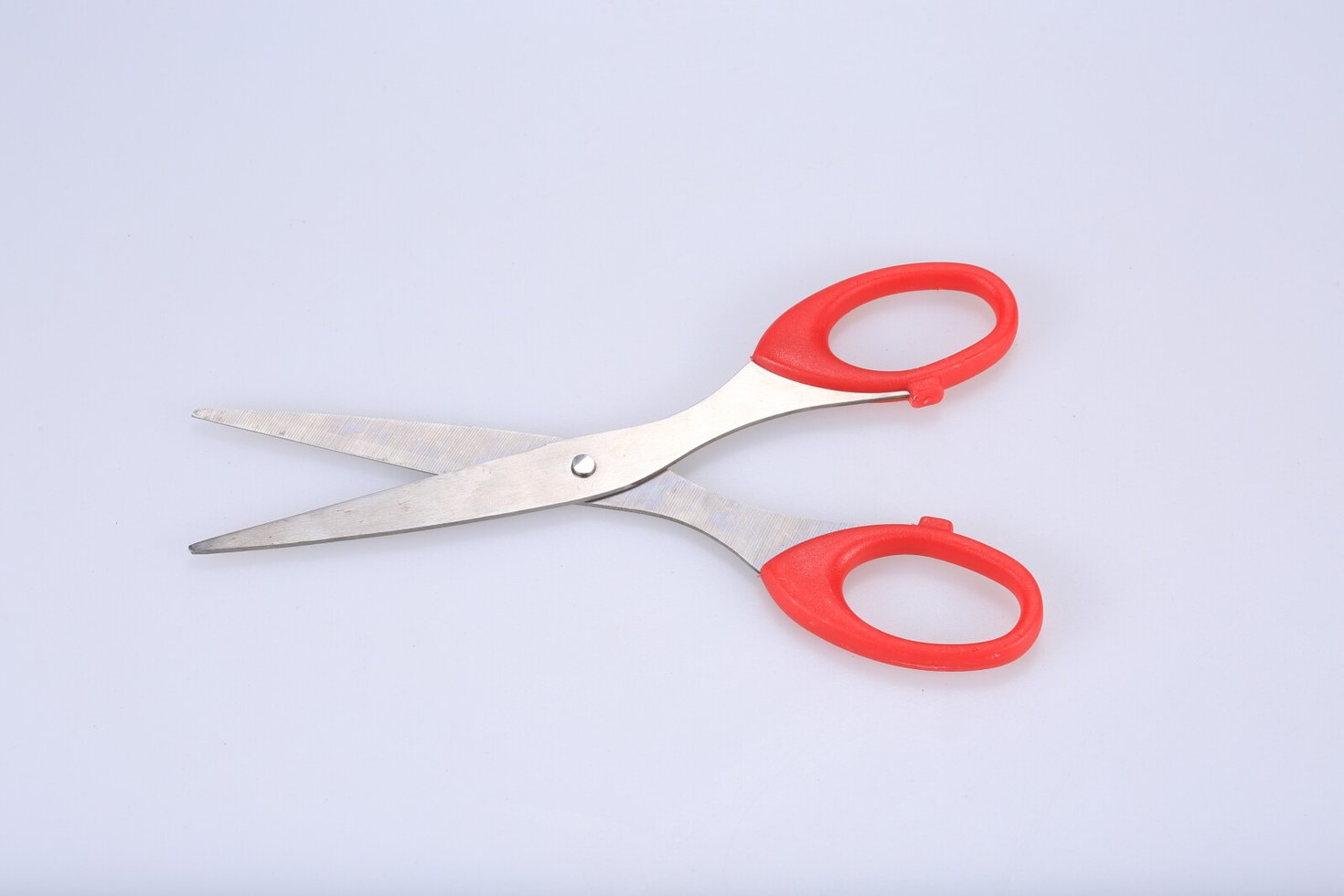 Top 27 Cutting Activities for Preschoolers + Free Scissor Printables